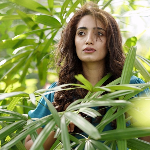 Model And Actress Angel Thomas New Glamour Look Viral | 'ആരെയും ഇംപ്രസ് ...