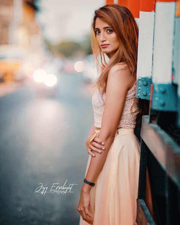 Model And bigg boss contestant Angel Thomas New Traditional Look Viral ...