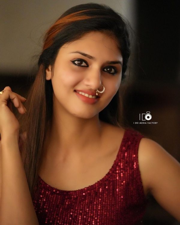 Mollywood Actress Gayathri R Suresh New Stunning Makeover | ക്യൂട്ട് ...