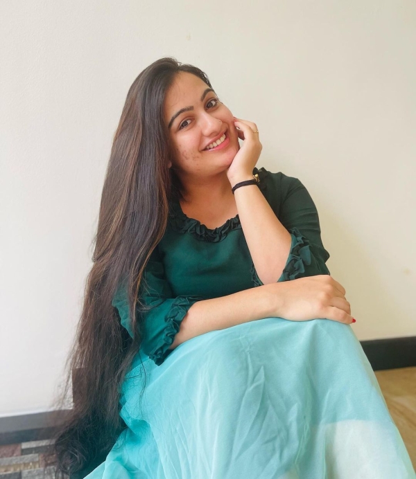 Serial Actress Manve Surendran New Simple And Stylish Stills | സിംപി ...