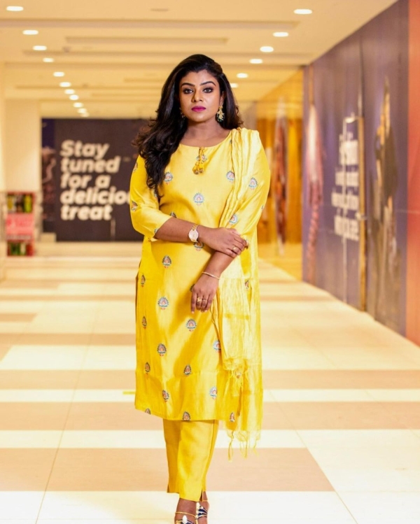 Singer And Bigg Boss Fame Lekshmi Jayan New Simple And Stylish Stills ...