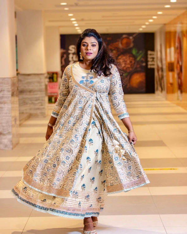 Singer And Bigg Boss Fame Lekshmi Jayan New Simple And Stylish Stills ...