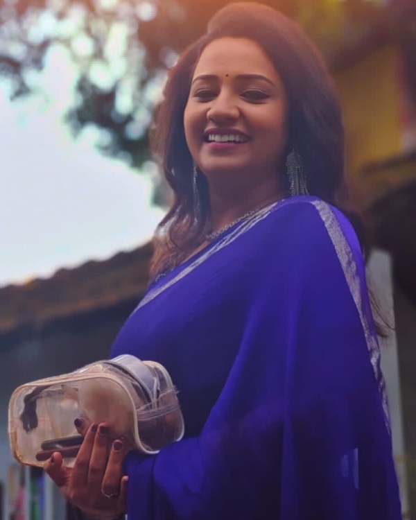TV Actress Pratheeksha G Pradeep Looking Gorgeous In Saree | പട്ട് ...