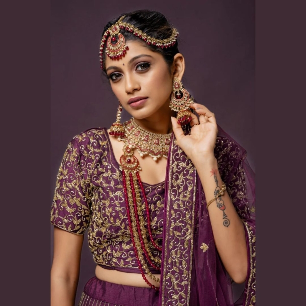 Actress-Dancer Shruthi Rajanikanth's New Stylish Phtoshot Clicks ...