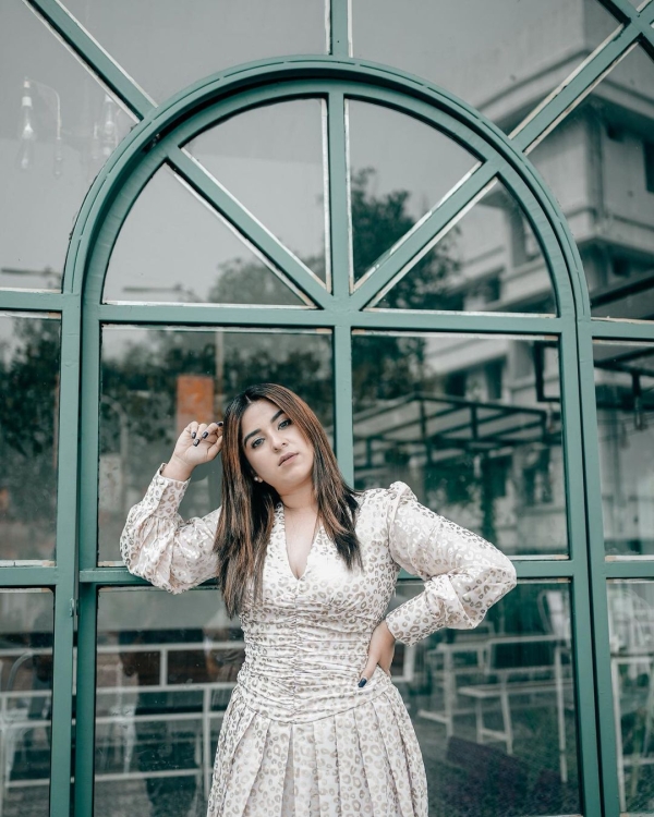 Actress-Model Aparna Thomas Looks Stunning in Latest Photoshoot ...