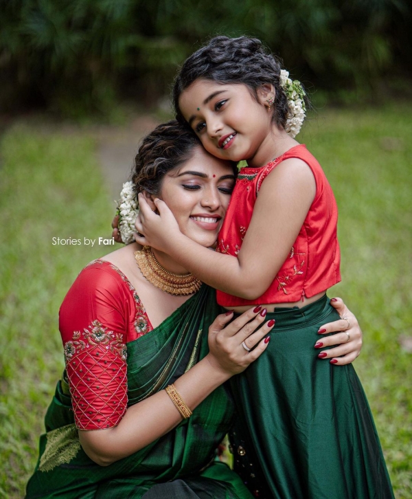 Actress Muktha and her Daughter Looks Stunning in Mothers Day Special ...