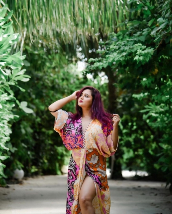 Actress Rashami Desai Bold Latest Photoshoot 2022 Photos - FilmiBeat