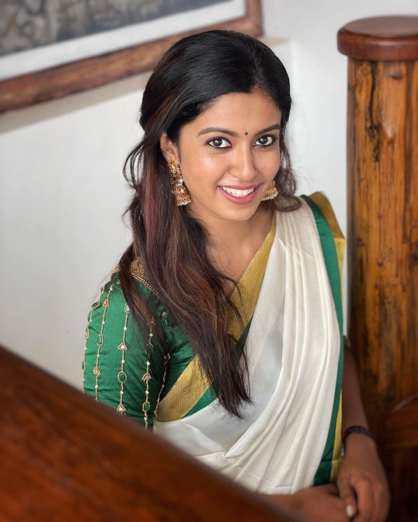 கேரளத்து பெண் குட்டியாக மாறிய 'கண்ணம்மா ' ரோஷினியின் கலக்கல் போட்டோஸ் ...