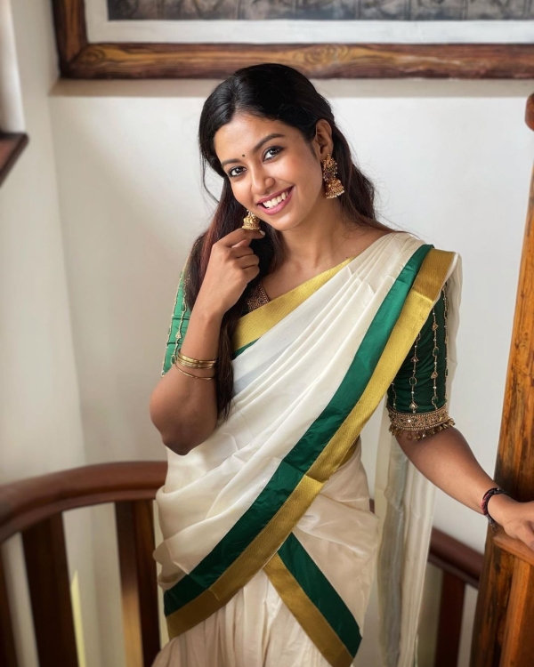 கேரளத்து பெண் குட்டியாக மாறிய 'கண்ணம்மா ' ரோஷினியின் கலக்கல் போட்டோஸ் ...