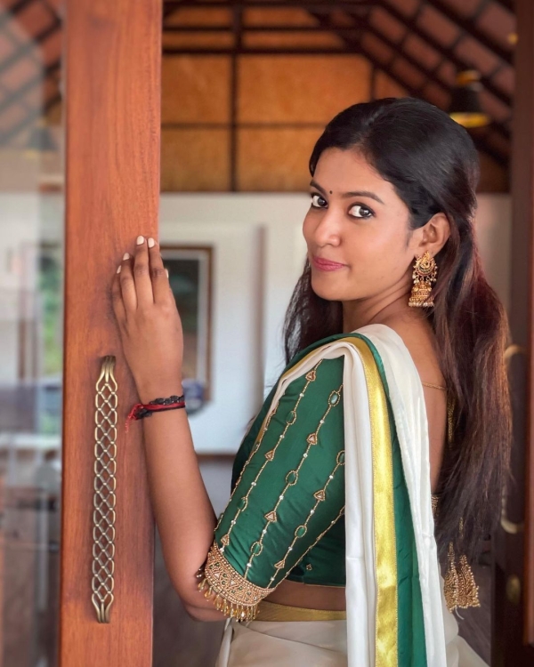 கேரளத்து பெண் குட்டியாக மாறிய 'கண்ணம்மா ' ரோஷினியின் கலக்கல் போட்டோஸ் ...