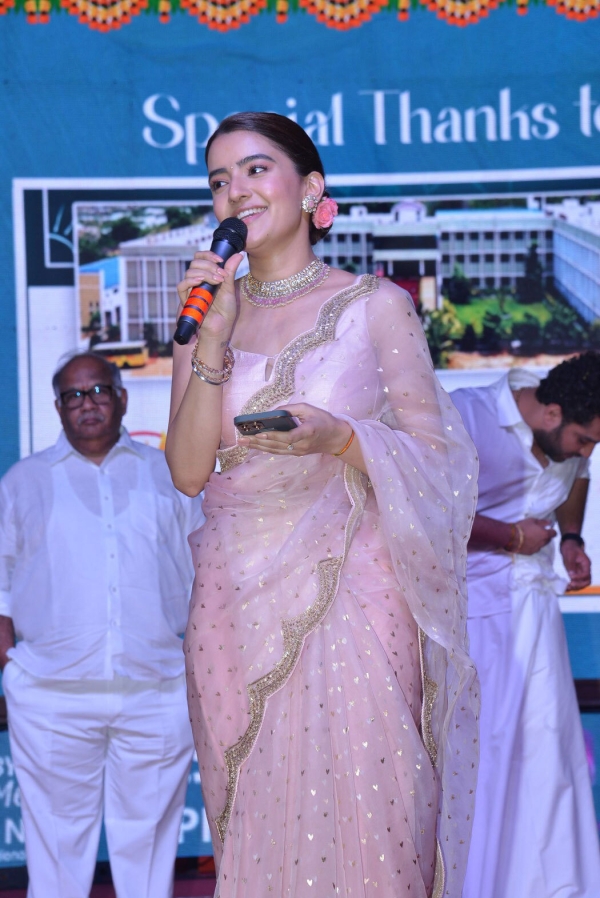 Ashoka Vanam Lo Arjuna Kalyanam Pre Release Event Stills Photos - FilmiBeat