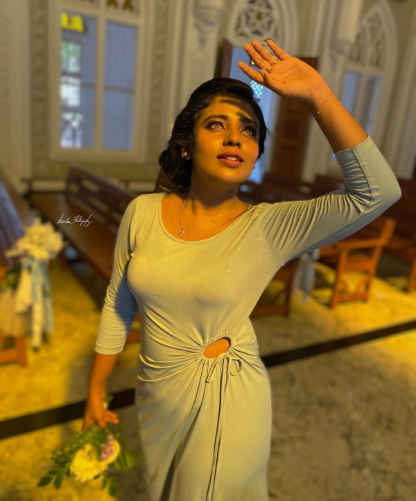 Bheeshma Parvam Fame Amala Rose Kurian Latest Glamorous Stills ...