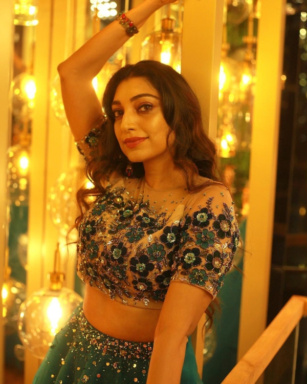 Bigg Boss Malayalam Fame Rithu Manthra Looking Gorgeous In Photoshoot ...