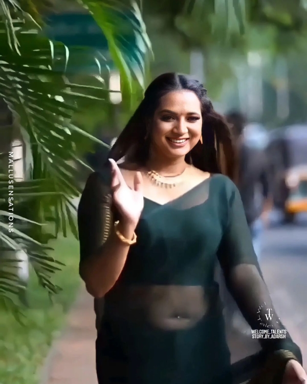 Kudumbavilakku Fame Saranya Anand Looks Hot in Saree, Pics | സീരിയ ...