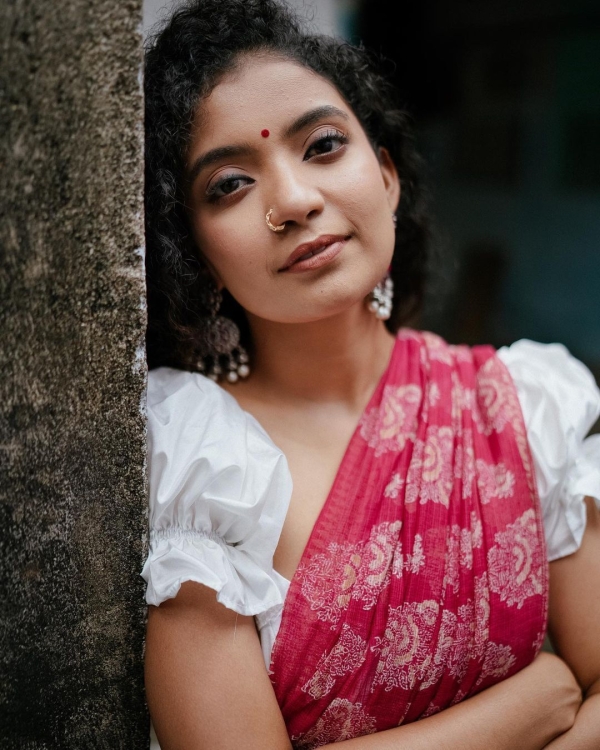 Malayalam Actress Anna Ben Nayarambalam's Cute Saree Pics | സാരിയി ...