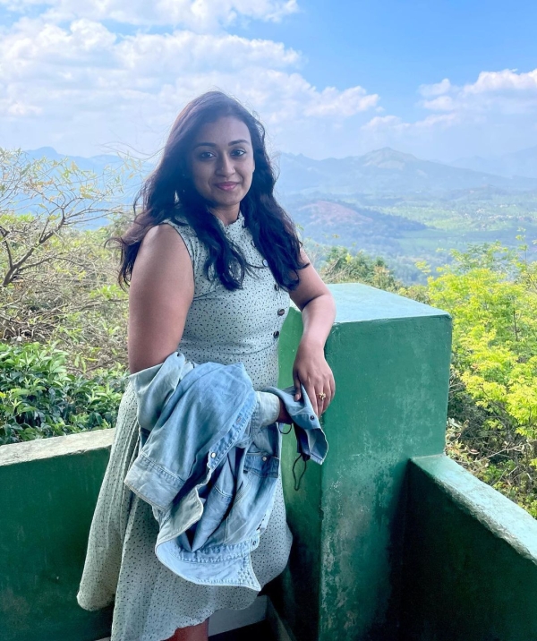 Malayalam Serial Actress Varada Jishin's Latest Stylish Looks, Viral ...