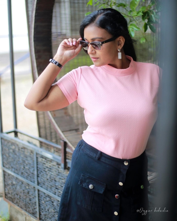 Malayalam Serial Actress Varada Jishin's Latest Stylish Looks, Viral ...