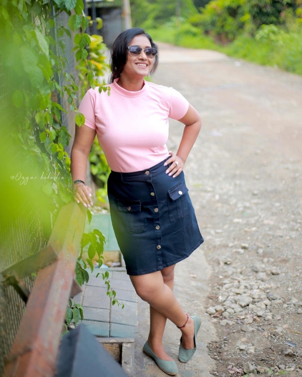 Malayalam Serial Actress Varada Jishin's Latest Stylish Looks, Viral ...