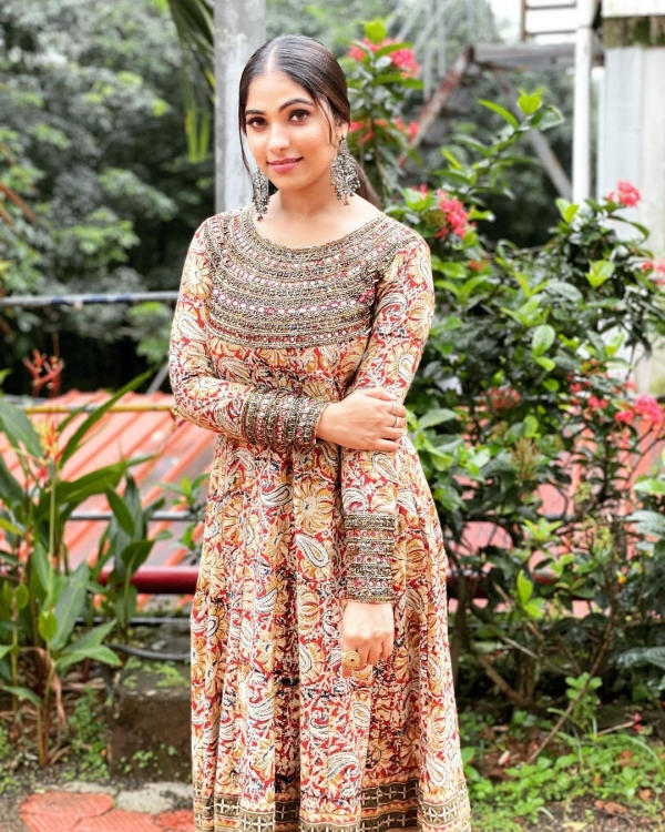 Mollywood Actress Muktha Looks Gorgeous in Latest Instagram Pics ...