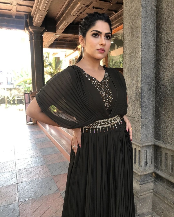 Seetha Serial Actress Swasika In Stylish Look | കറുപ്പില്‍ സ്‌റ്റൈലായി ...