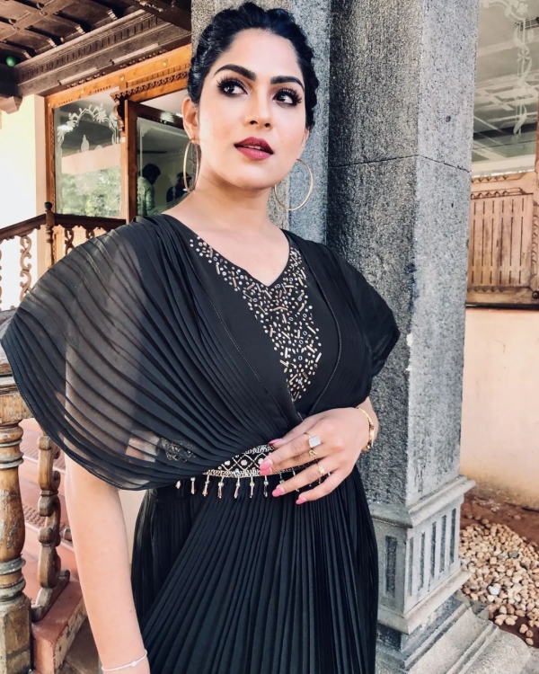 Seetha Serial Actress Swasika In Stylish Look | കറുപ്പില്‍ സ്‌റ്റൈലായി ...