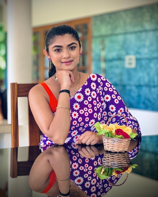 Serial Actress Akshaya Raghavan Latest Saree Pics Goes Viral ...