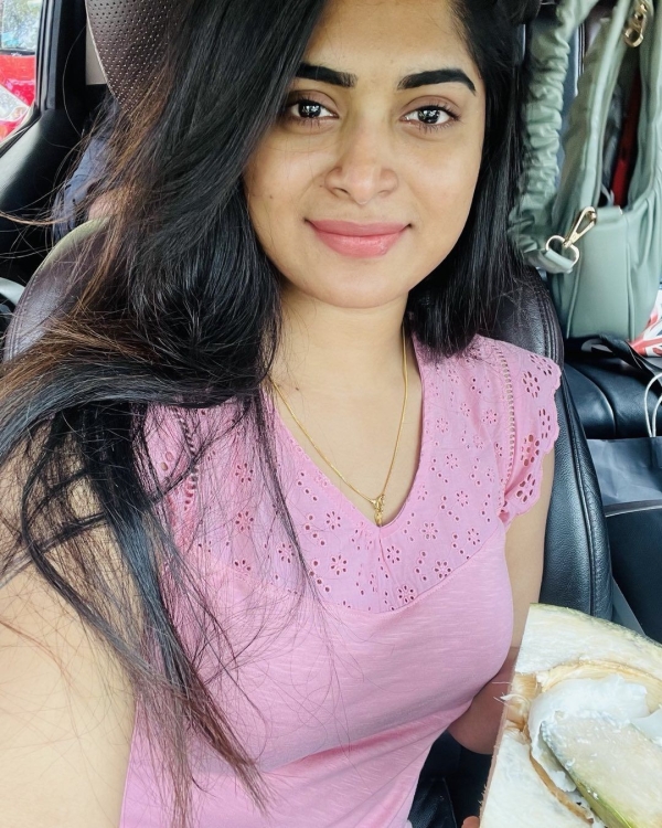 Serial Actress Arathy Sojan Looks Gorgeous in Printed Gown | സിംപിൾ സ്റ്റൈലിൽ ആരതി സോജൻ, പുത്ത ...