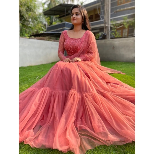 Serial Actress Gopika Anil Looking Gorgeous In New Stills | സ്റ്റൈലന് ...