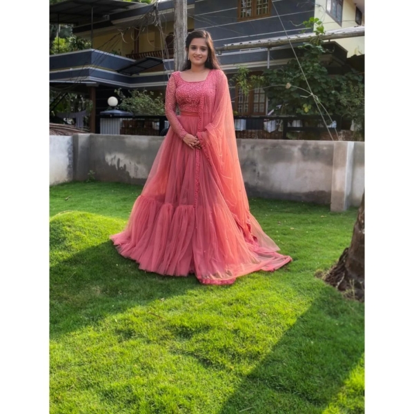 Serial Actress Gopika Anil Looking Gorgeous In New Stills | സ്റ്റൈലന് ...