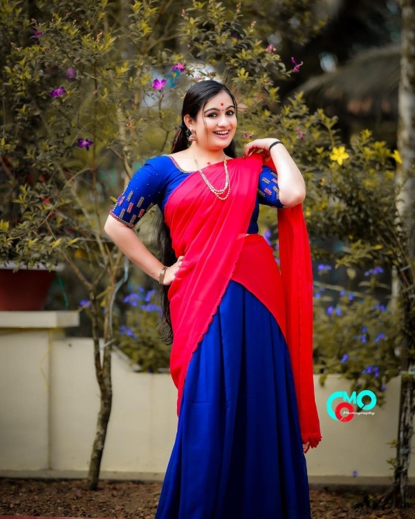 Serial Actress Manve surendran Looking Gorgeous In Kerala Saree ...
