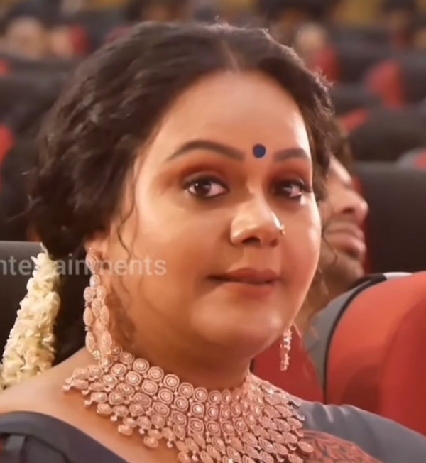 Serial Actress Rekha Ratheesh New Makeover Goes Viral | ശരിക്കും ...