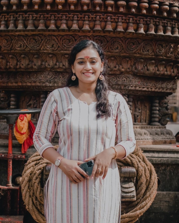 Serial Actress Varada New Simple And Glamour Photoshoot | സിംപി ...