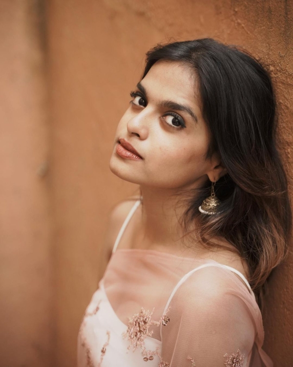 Actress Gopika Ramesh New Stylish And Cute Stills, See More | ഗ്ലാമറസ് ...