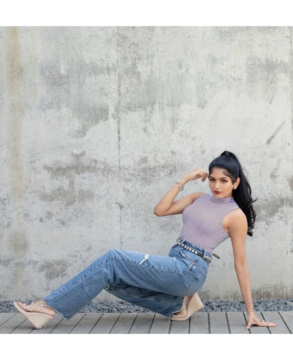 Aditi Shankar Photos Hd Latest Images Pictures Stills Of Aditi Shankar Filmibeat