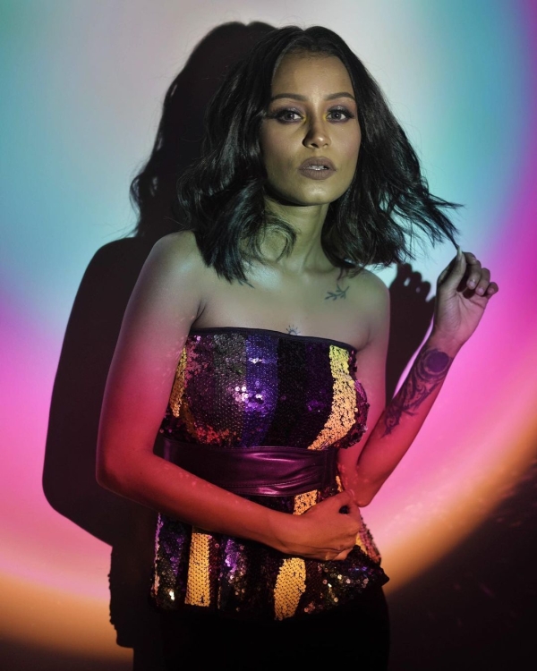 Bigg Boss Contestant Daisy David New Party Mood Look Goes Viral | പാ ...