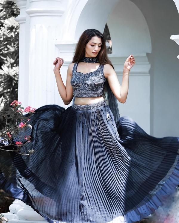 Model And Bigg Boss Fame Angel Thomas New Stunning Look Viral ...