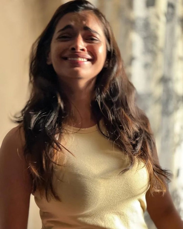 Mollywood Glamorous Actress Amalda Liz Super Glamorous Stills, Viral ...