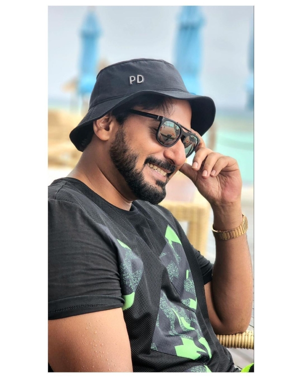 Prajwal Devaraj And His Wife Ragini Chandran Enjoying Their Vaccation ...