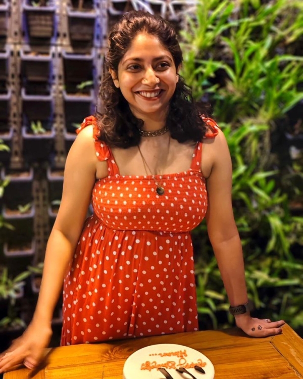 Singer Abhaya Hiranmayi New Stunning Performance Stills Viral | അതീവ ...