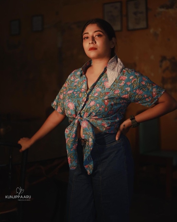 Singer-Model Abhaya Hiranmayi's Latest Notes About her Coffee Love From ...