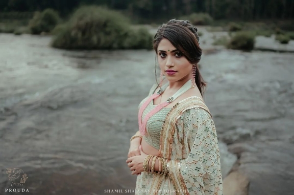 Sumesh & Ramesh Actress Anju krishna Ashok New Stylish And Royal Look ...