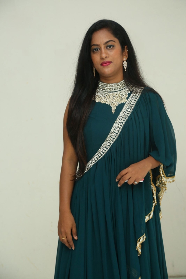 Sakshi Photos: Latest HD Images, Pictures, Stills & Pics - FilmiBeat