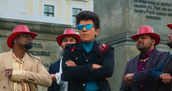 tamil film The Legend actor Saravanan Arul details | ഒറ്റ ട്രെയിലറിലൂടെ ...