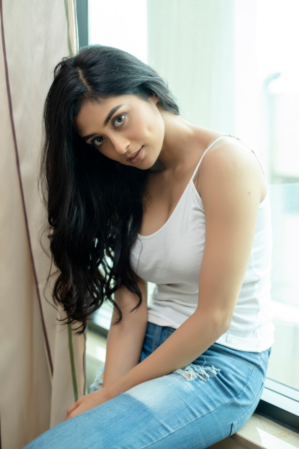 Vedieka Dutt Photos: Latest HD Images, Pictures, Stills & Pics - FilmiBeat