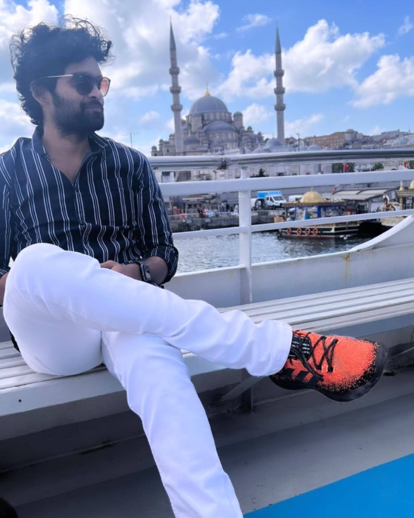 Vetri Photos: Latest HD Images, Pictures, Stills & Pics - FilmiBeat