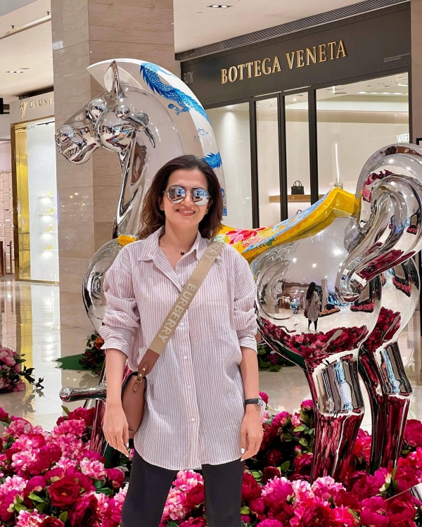 அழகு டாலாய் சொக்க வைக்கும் டிடி நீலகண்டன்...இந்த அழகுக்கு முன்னால மொத்த ...