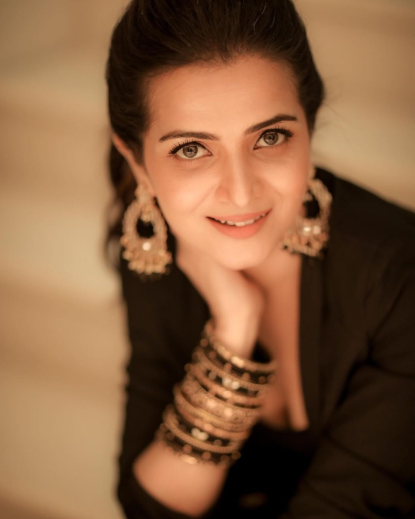 Dhivyadharshini Photos [HD]: Latest Images, Pictures, Stills of ...