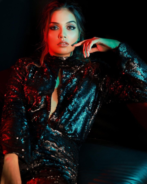 Divya Agarwal Photos [HD]: Latest Images, Pictures, Stills of Divya ...