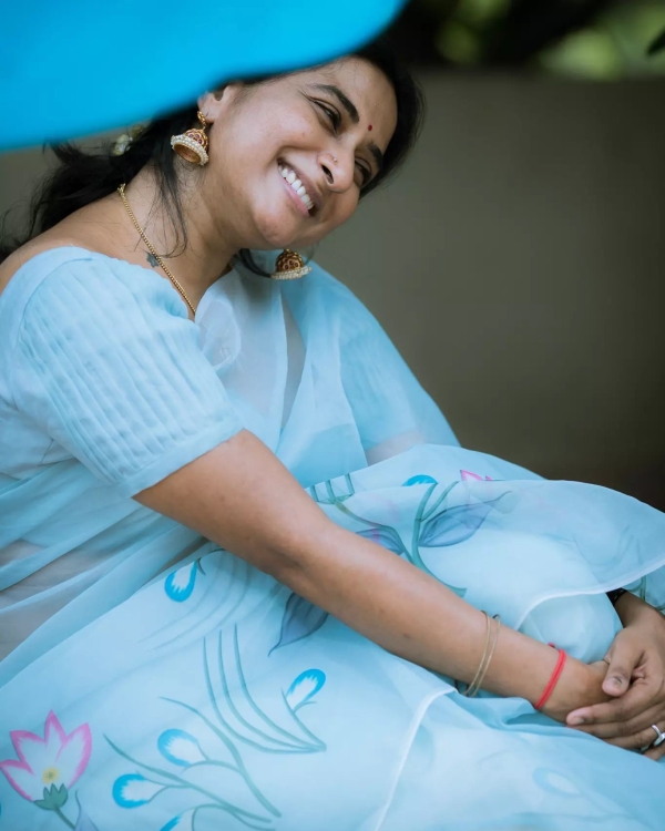 அந்த சிரிப்பு அப்படியே இருக்கே.. வேலம்மாள் சீரியல் நடிகை ரம்யா ராமகிருஷ்ணனின் லேட்டஸ்ட் க்ளிக்ஸ் ...