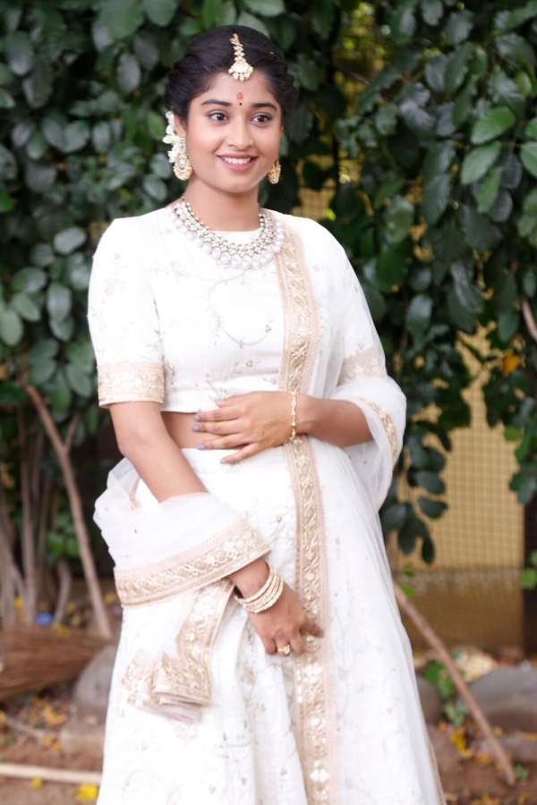 Shrasti Verma Photos: Latest HD Images, Pictures, Stills & Pics - FilmiBeat